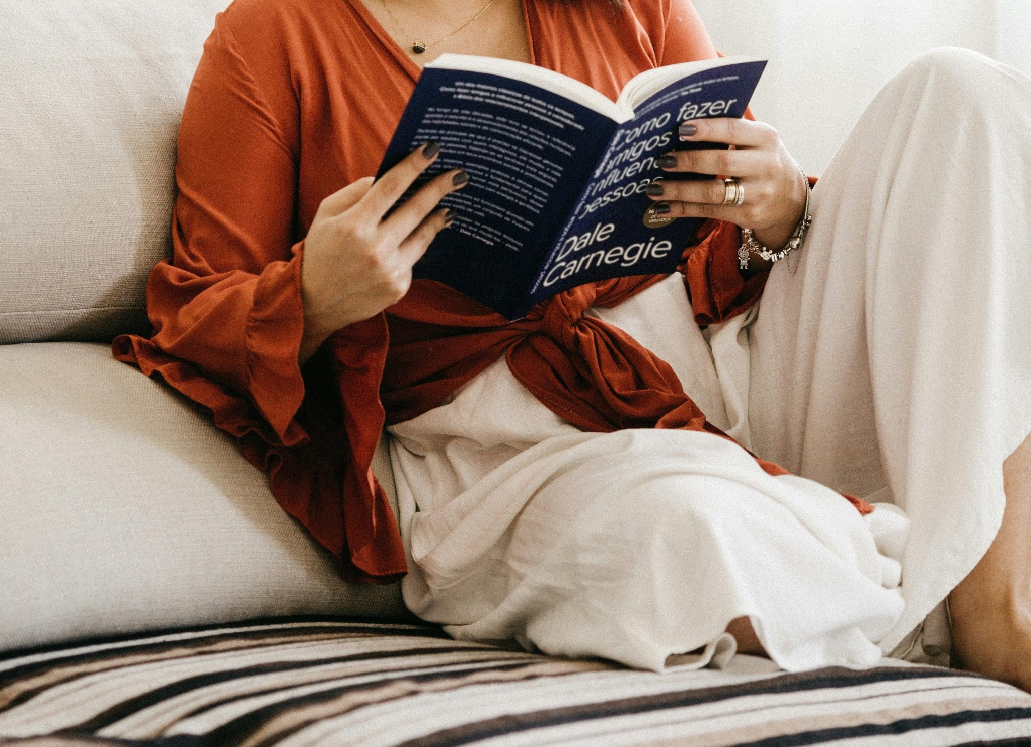 How to Create the Perfect Conservatory Reading Nook - CosyPanels